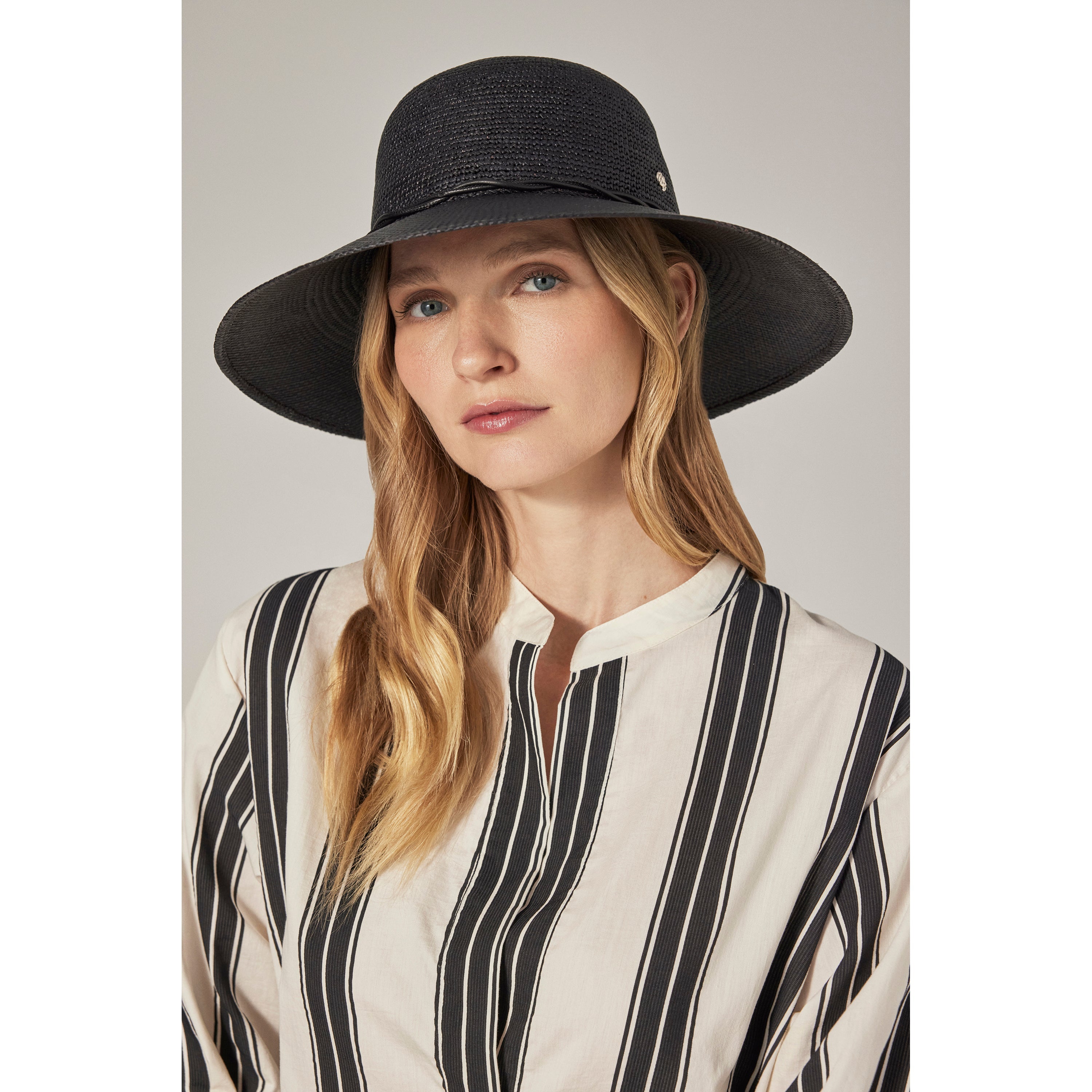 Malina Wide Brim Round Crown Hat Charcoal - Helen Kaminski US